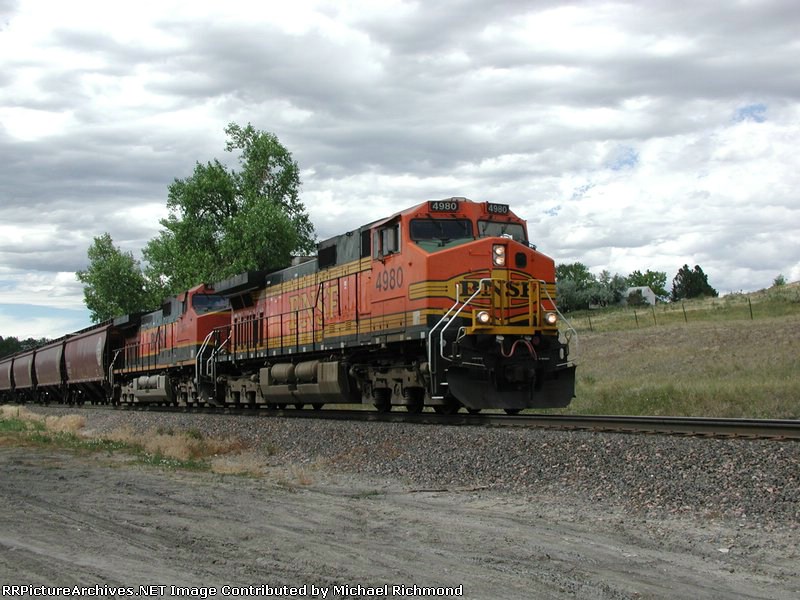 BNSF 4980